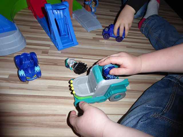 Produkttest: PJ Masks Rival Racers Rennstrecke und Figuren – familös ...